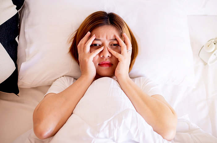 Begadang Sebabkan Mata Panda, Ini Cara Atasinya