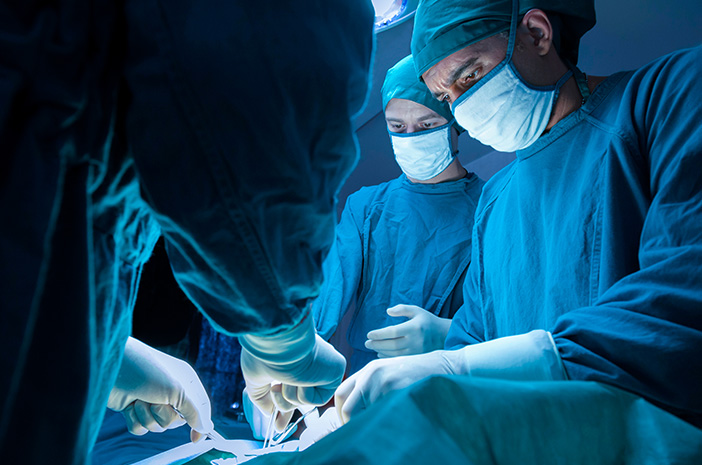 Apa Itu Laparotomi? Tujuan, Jenis, & Prosedur - Halodoc