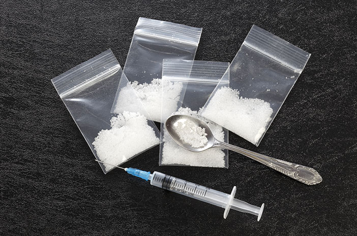 Penyalahguaan Napza - Gejala, Penyebab, dan Pengobatan | Halodoc