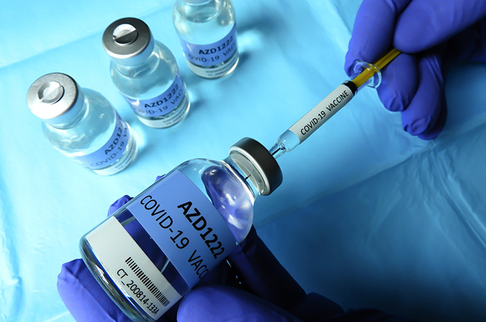 Vaksin AstraZeneca - Manfaat, Dosis, Cara Pakai & Efek Samping