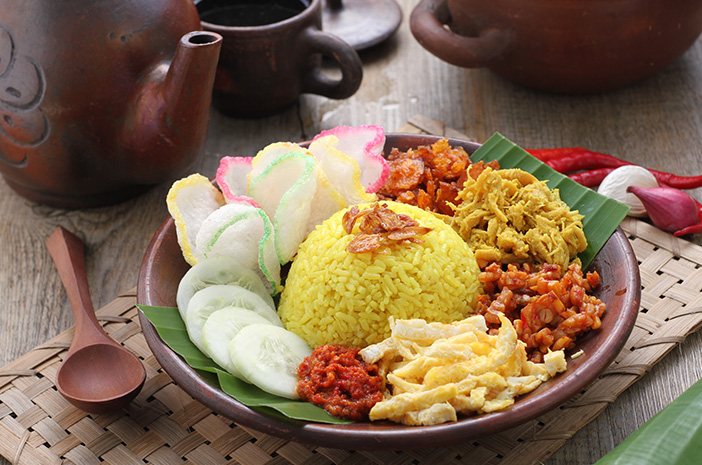 Ini Resep Nasi Kuning Wangi nan Lezat dengan Berbagai Lauk