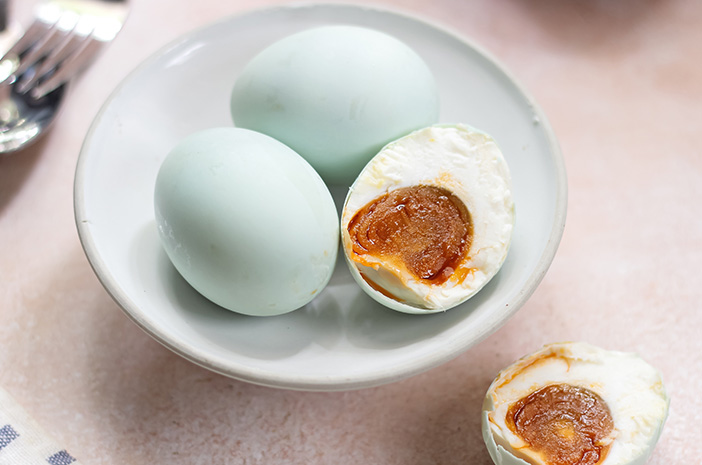 Ini Cara Mudah Membuat Telur Asin dengan Abu Gosok di Rumah