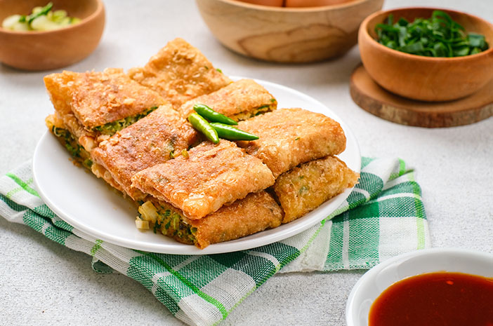 Martabak Telur Teflon Tanpa Daging, Camilan Malam Lezat untuk Keluarga