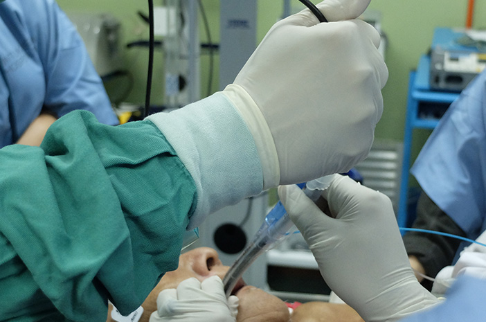 Ketahui 5 Manfaat Bronkoskopi untuk Organ Paru-Paru