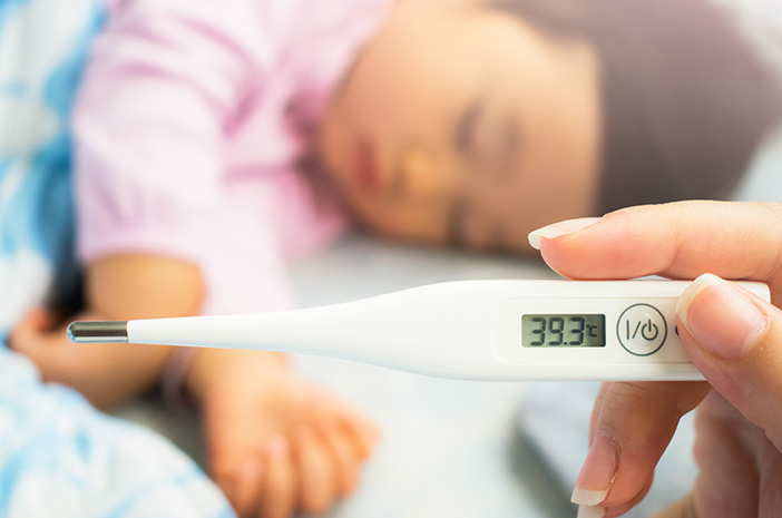 Mengenal Jenis Demam pada Anak dan Cara Mengatasinya