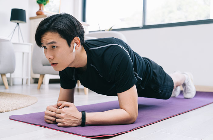 Catat, Ini Cara Membentuk Otot Perut di Rumah yang Mudah Dilakukan