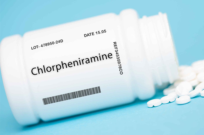 Chlorpheniramine - Manfaat, Dosis, Aturan Pakai & Efek Samping