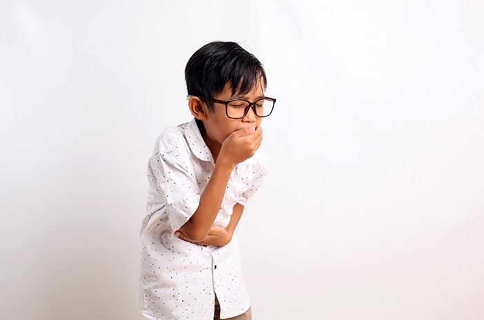 Anak Tiba-Tiba Mual dan Muntah? Segera Lakukan Ini