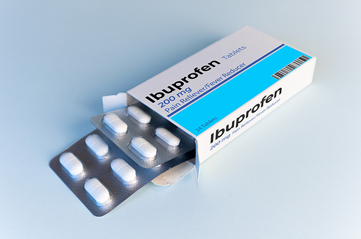Ibuprofen - Kandungan, Dosis & Efek Samping