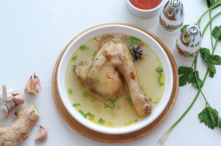 Kaldu Ayam: Resep Mudah, Gurih dan Kaya Manfaat!