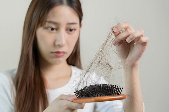 Rambut Rontok Tidak Merata Bisa Jadi Gejala Penyakit Autoimun